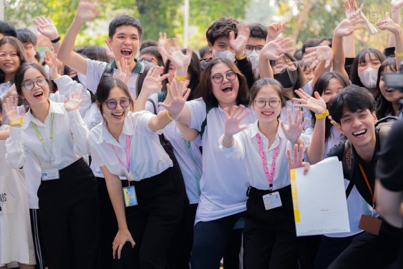 Khóa 2024 cần biết: Học phí và lộ trình học tập tại HUFLIT - Blog ...
